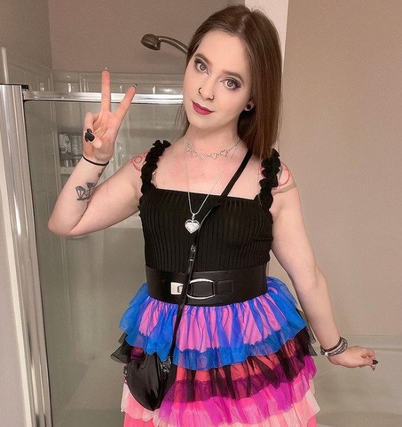 Tara - URNotAlone.com